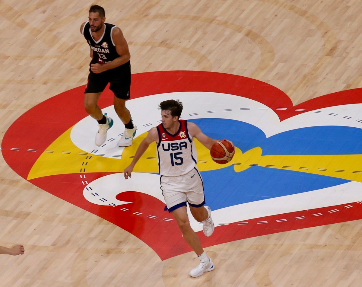 Austin Reaves winning fans in the Philippines at FIBA World Cup in ...
